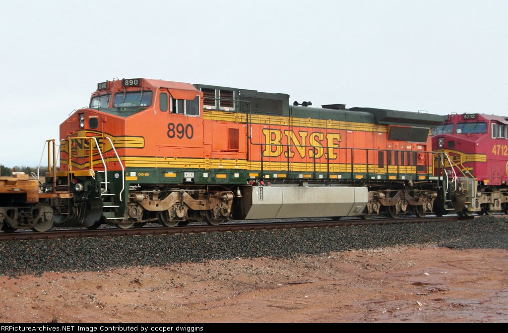 BNSF 890